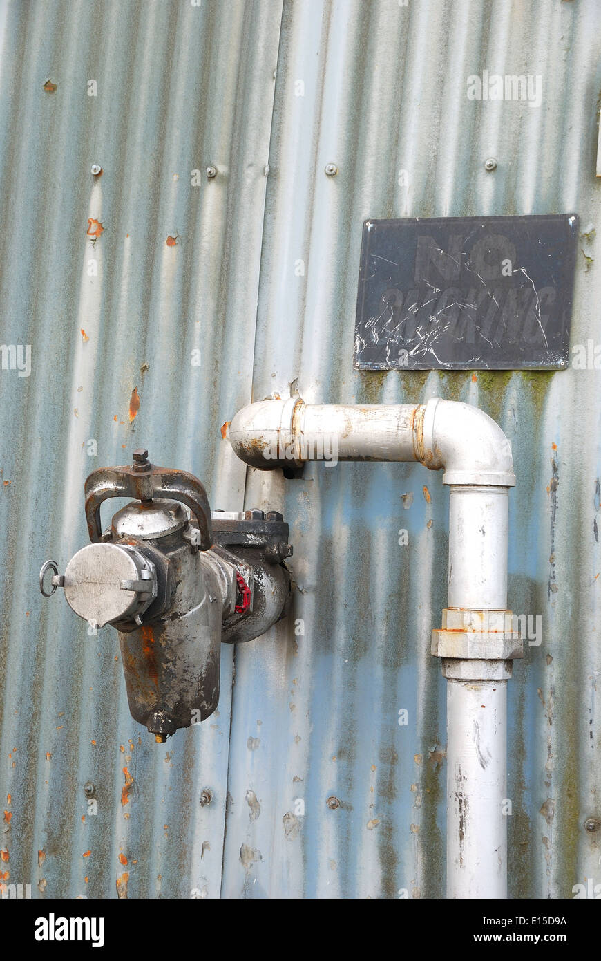 Tank farm valves hi-res stock photography and images - Alamy