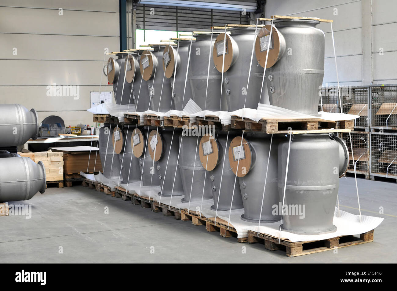 Production of cast iron hi-res stock photography and images - Alamy