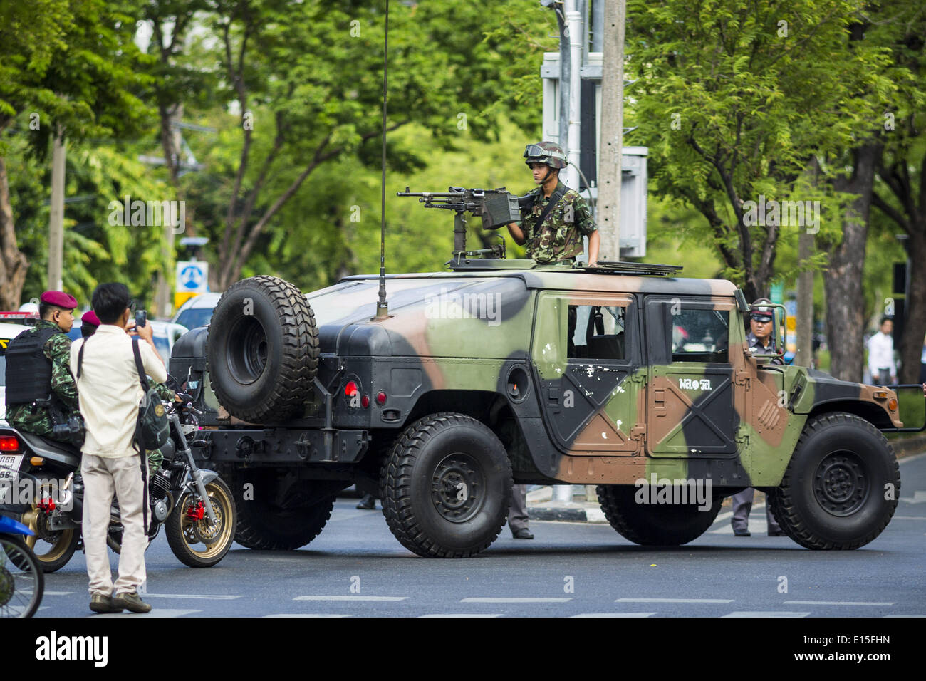 Bangkok, Bangkok, Thailand. 23rd May, 2014. An armed Thai army Humvee ...
