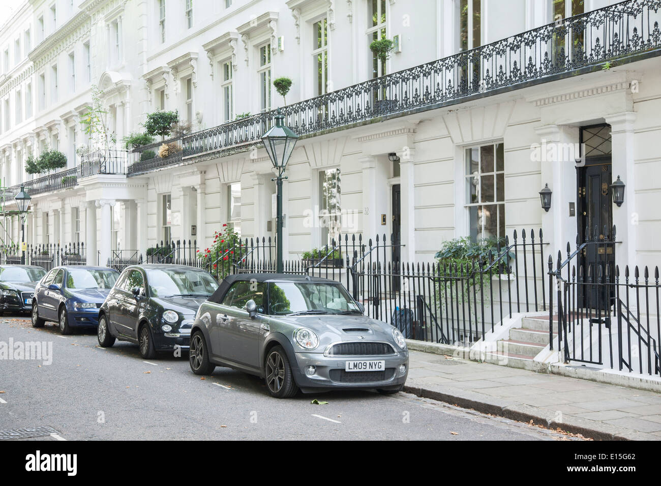 Wellington Square, Chelsea, London, England, UK Stock Photo - Alamy