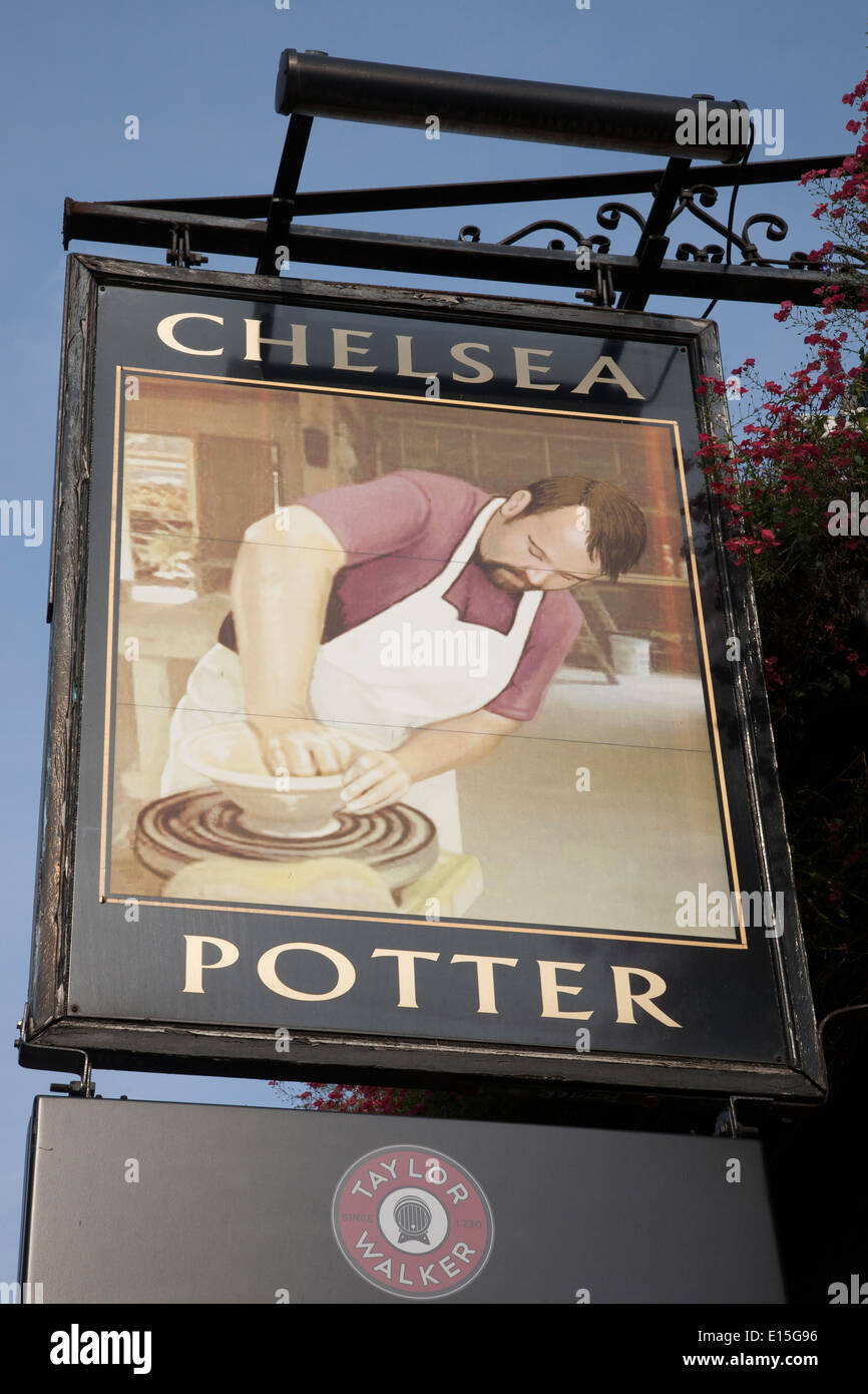 Chelsea potter kings road hi-res stock photography and images - Alamy