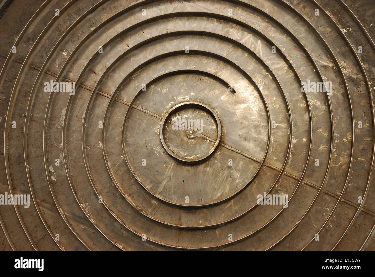 welded support design on the end of a very large industrial tank Stock ...