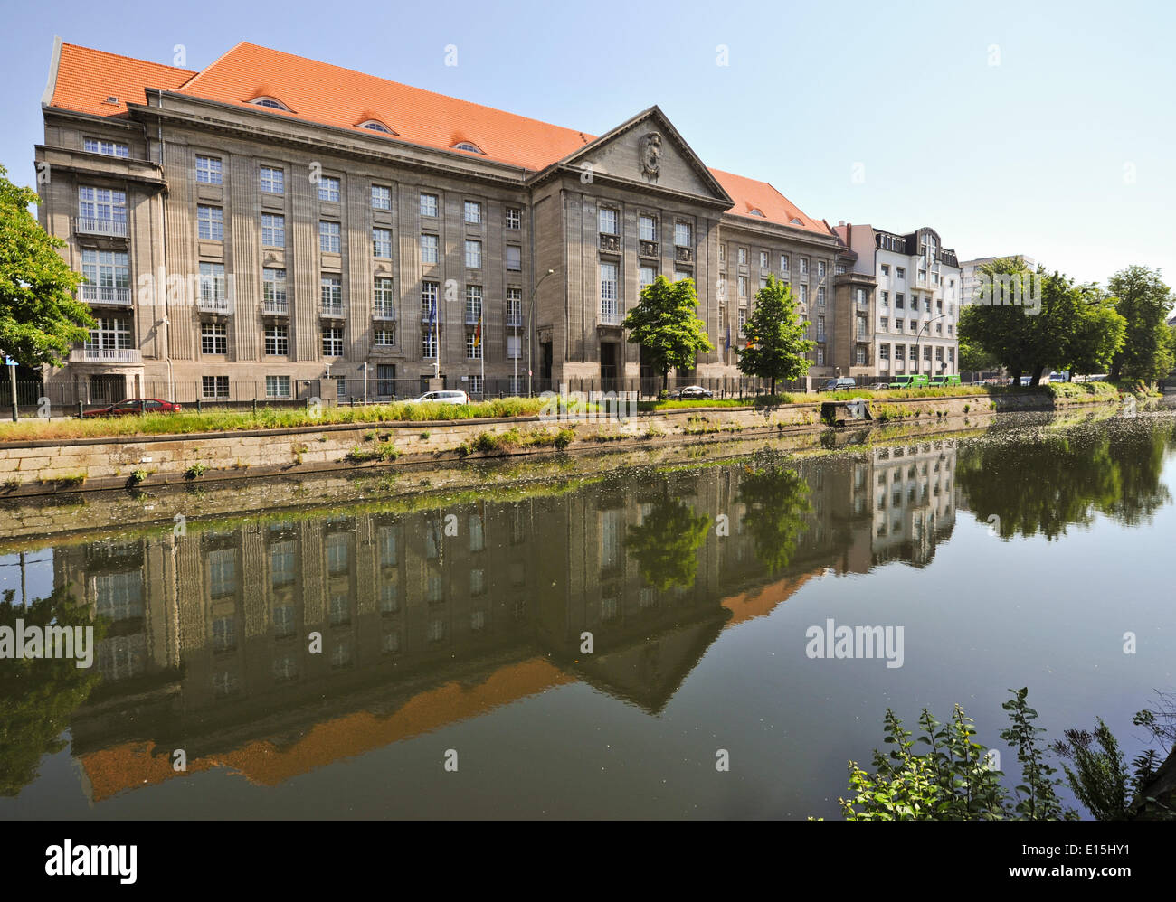 German defence ministry hi-res stock photography and images - Alamy