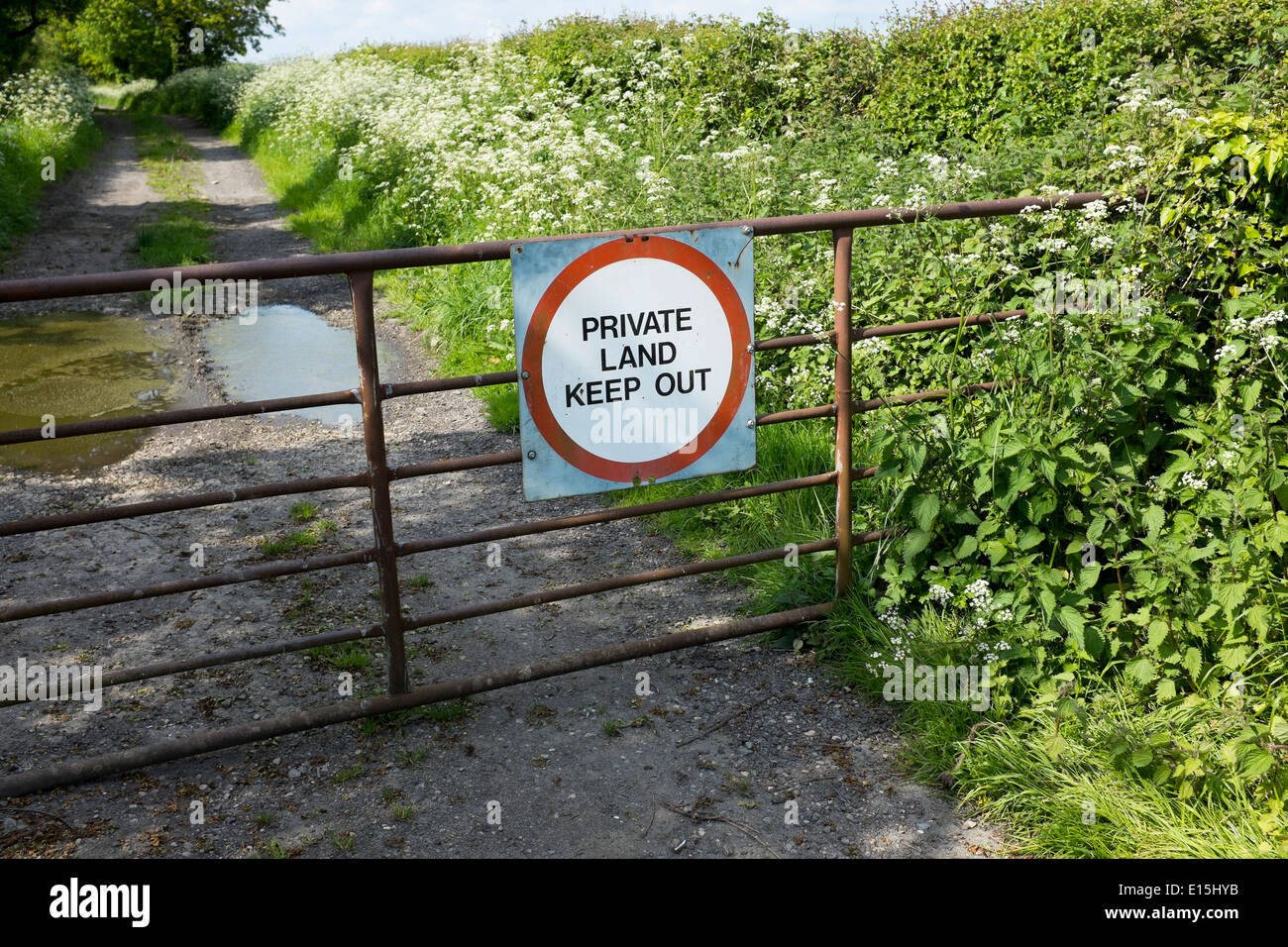Rural private land notice hi-res stock photography and images - Alamy