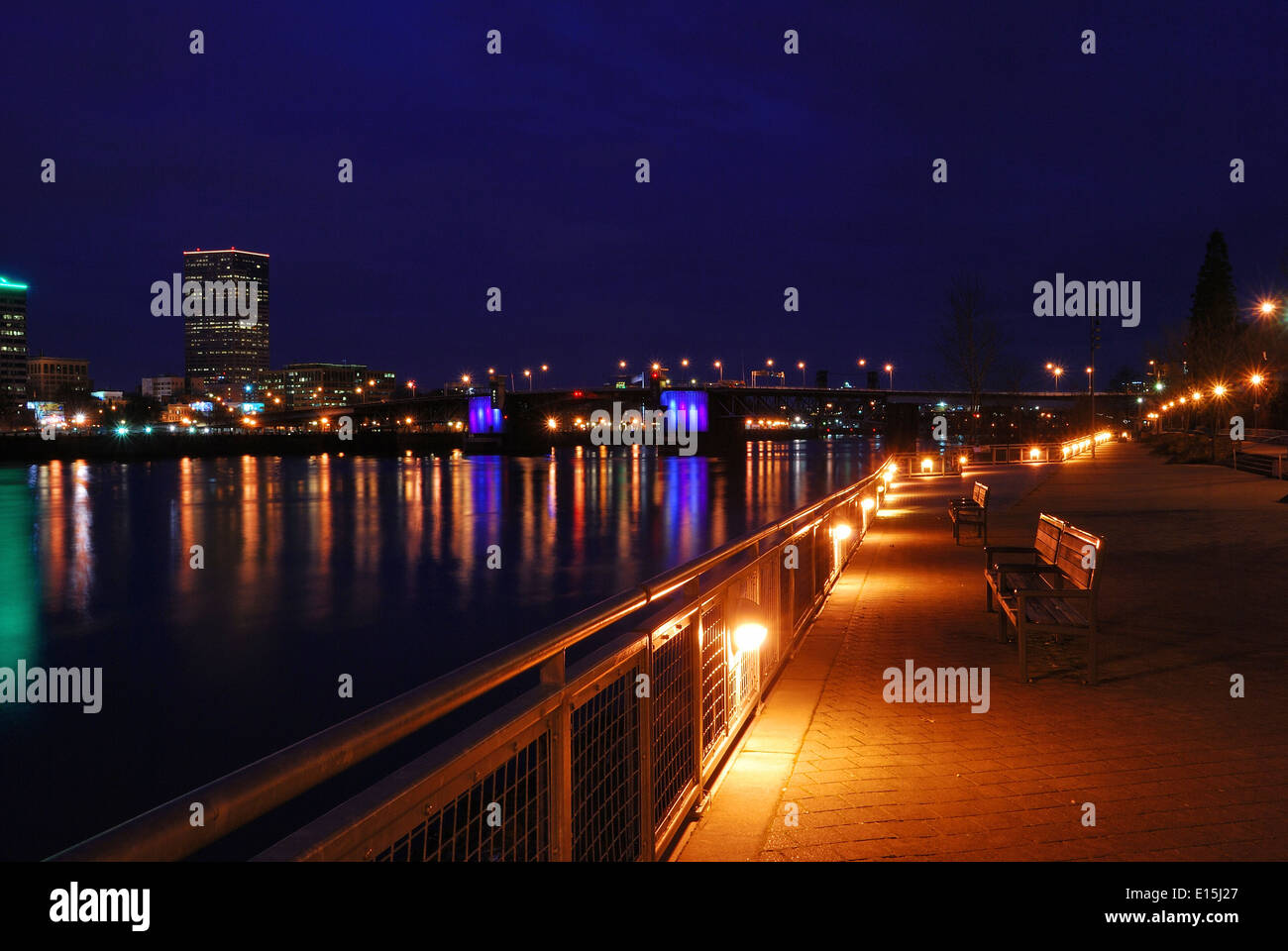 Vera katz eastbank esplanade hi-res stock photography and images - Alamy