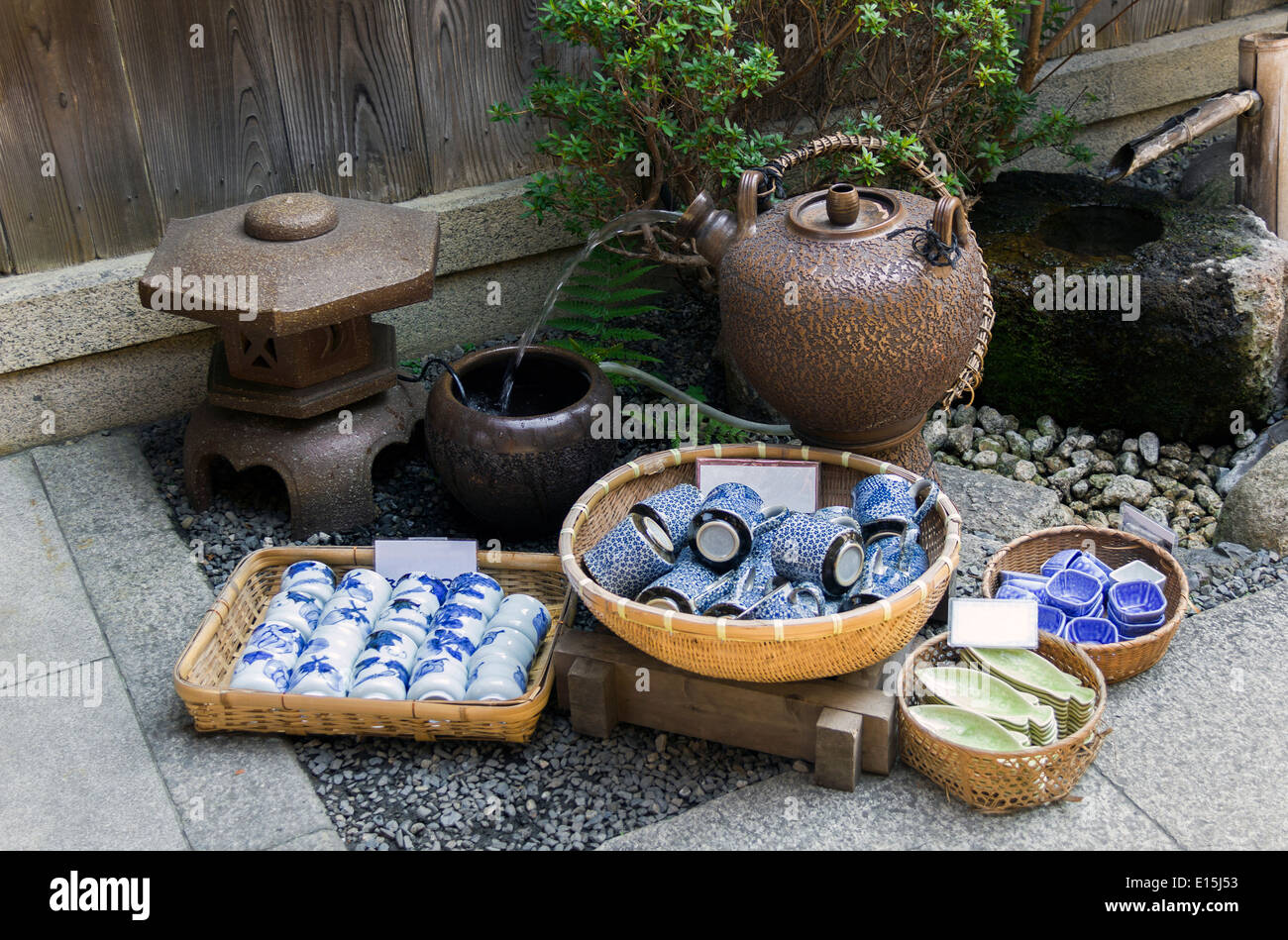Japanese pottery hi-res stock photography and images - Alamy
