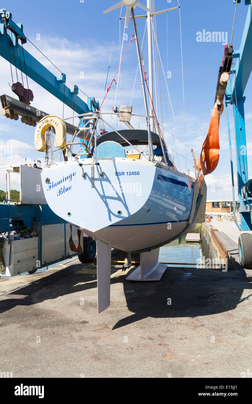 Boatyard crane hi-res stock photography and images - Alamy