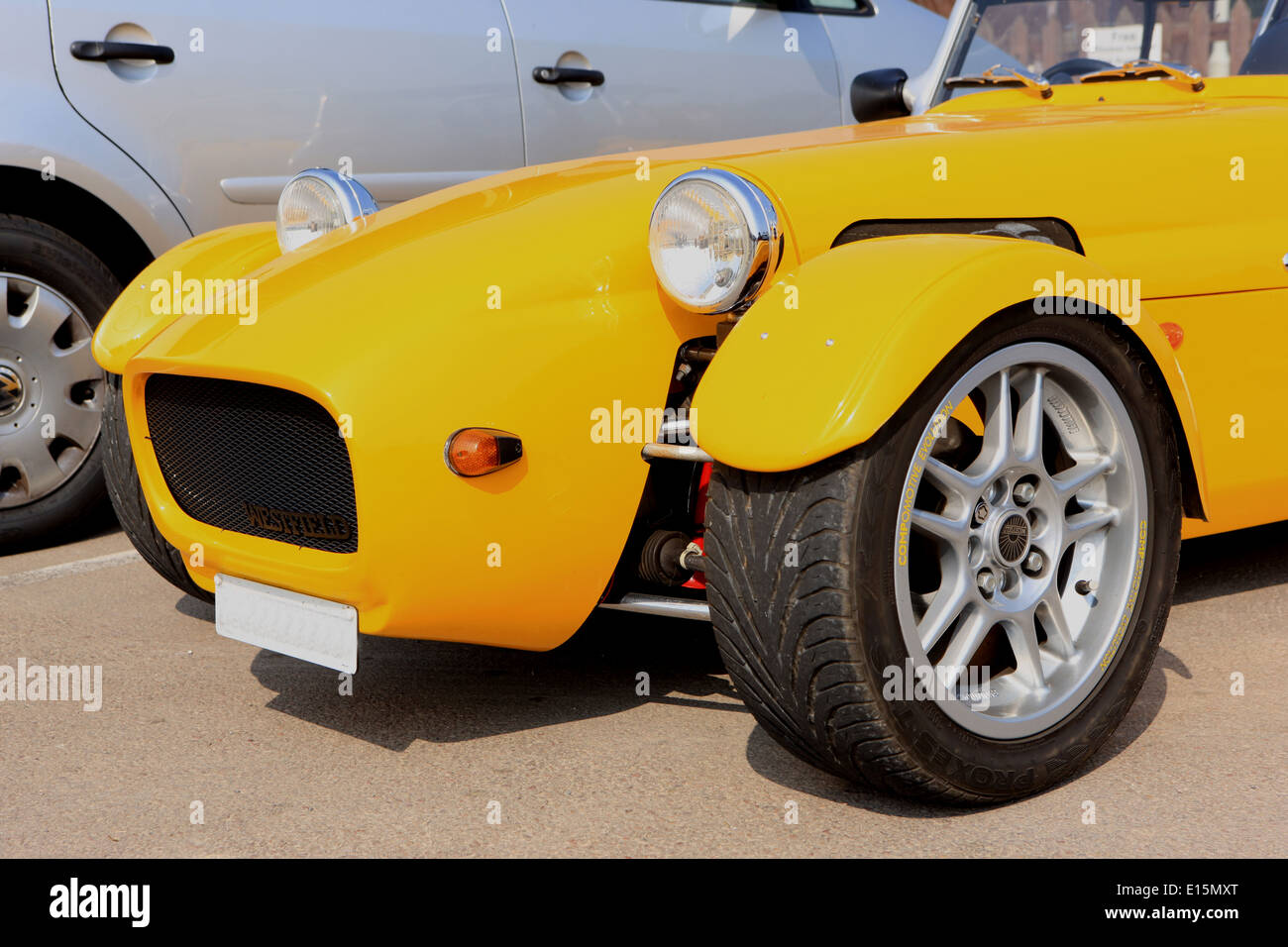 Simpleopen hi-res stock photography and images - Alamy