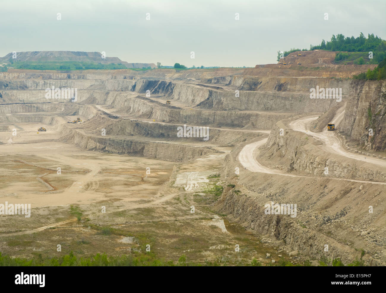 Brickworks truck hi-res stock photography and images - Alamy