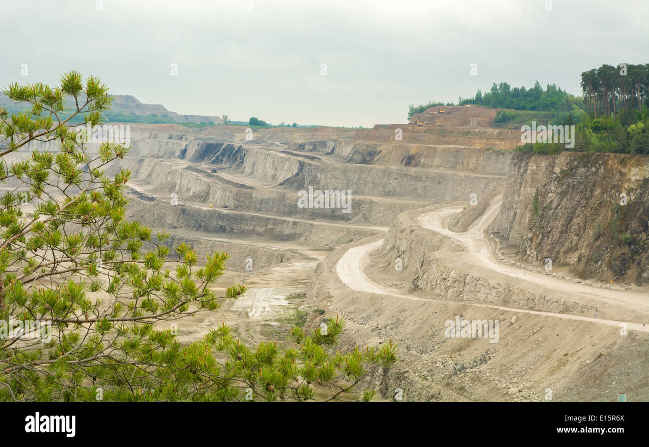 Outcrop mine hi-res stock photography and images - Alamy