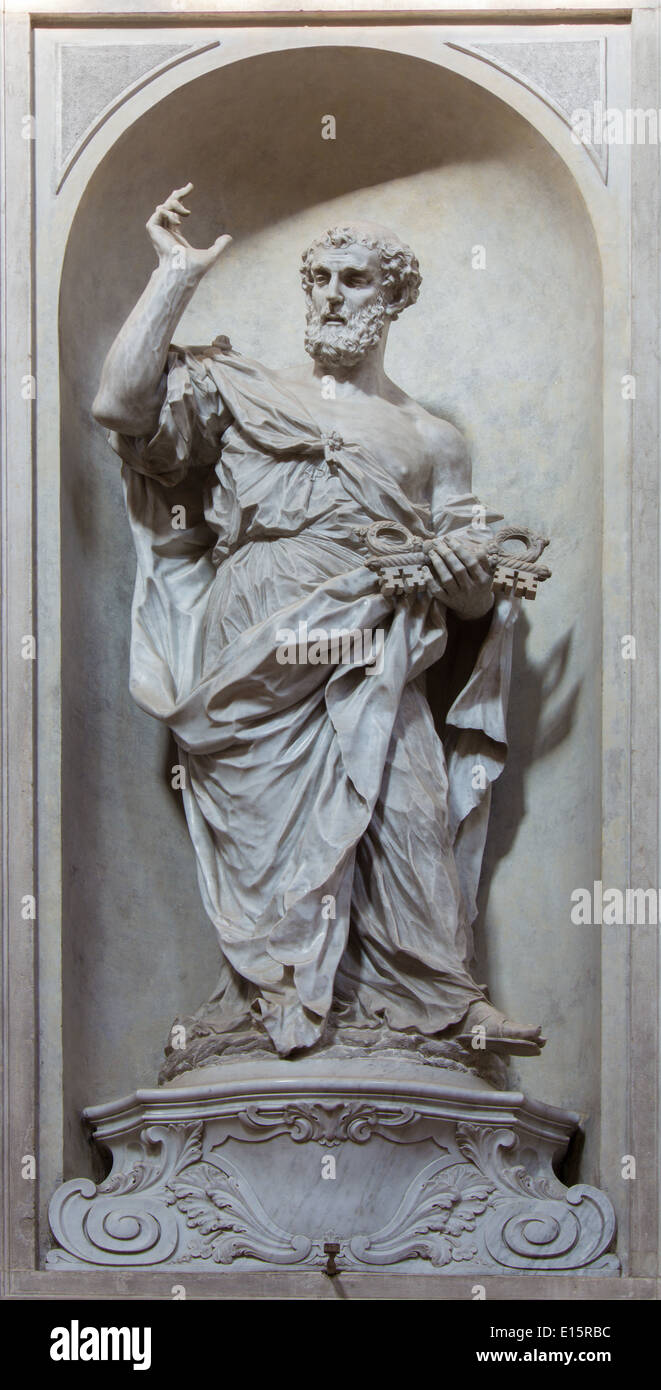 Statue of saint peter hi-res stock photography and images - Alamy