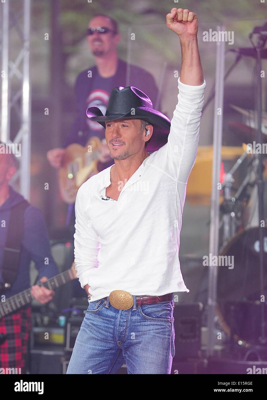 New York, NY, USA. 23rd May, 2014. Tim McGraw on stage for NBC Today ...