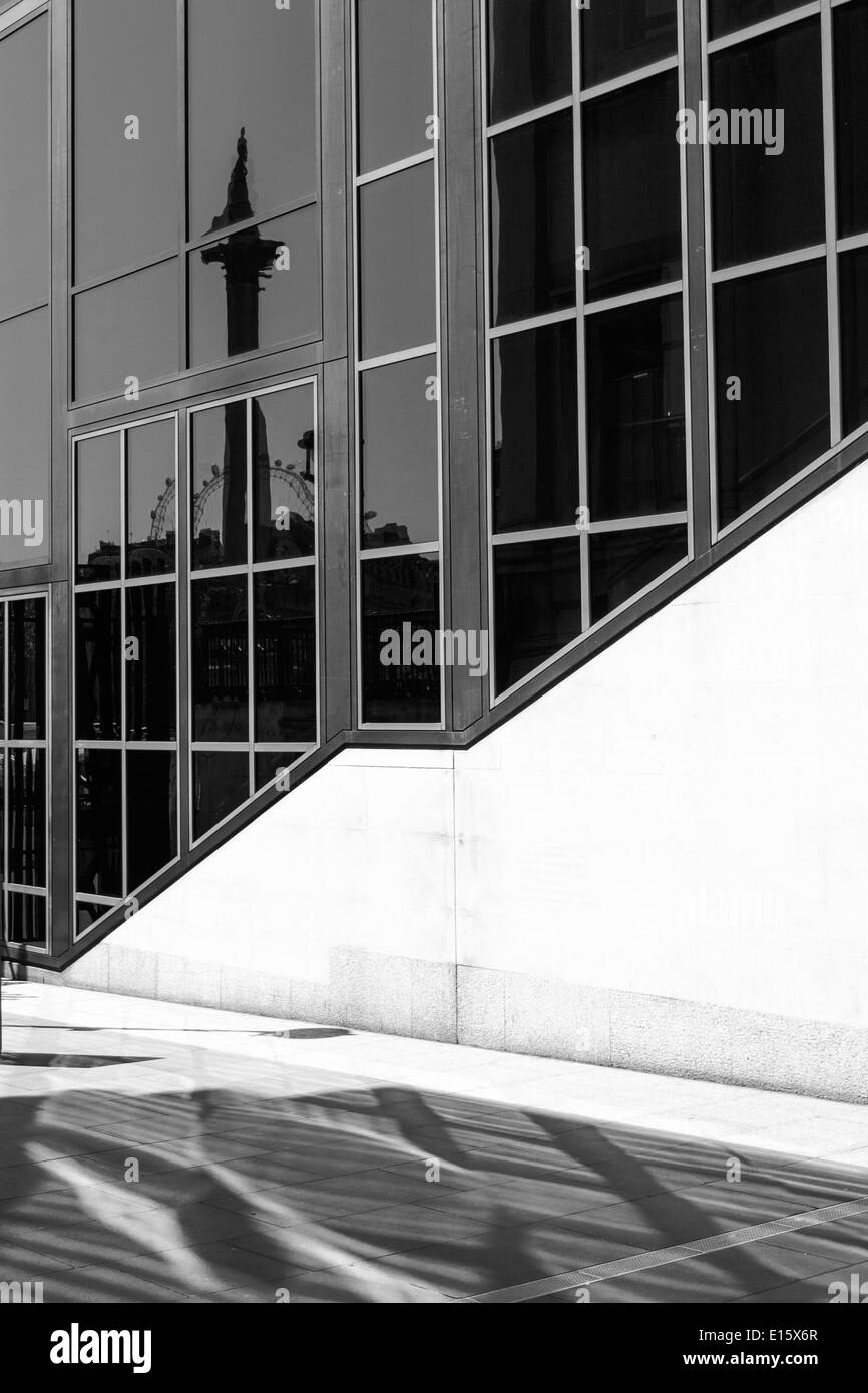 Square window panes hi-res stock photography and images - Alamy