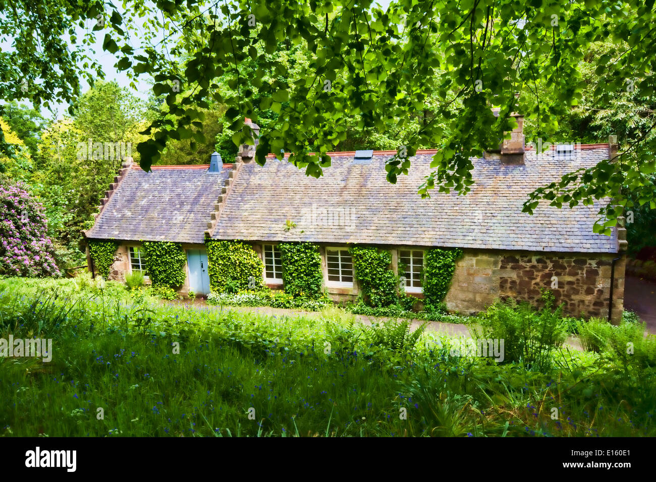 Quaint Old Cottage Stock Photo - Alamy
