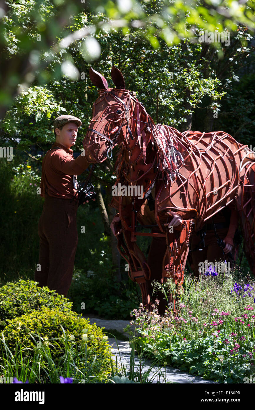 Joey, horse puppet from the theatre production "War Horse" at a ...