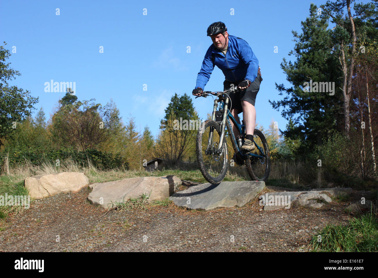 Bike riding down a hill hi-res stock photography and images - Alamy