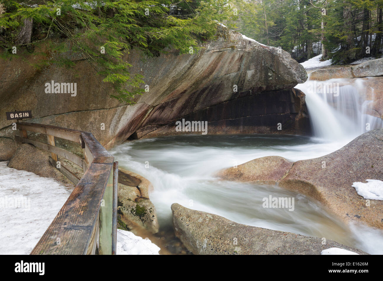 "The Basin" in Franconia Notch State Park of Lincoln, New Hampshire USA ...