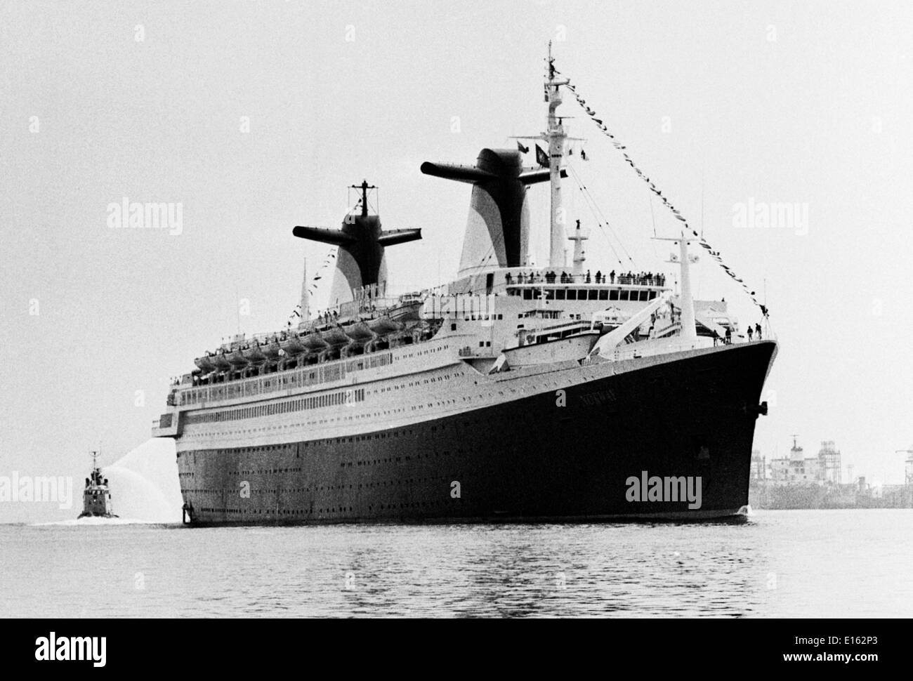 New norwegian ship on maiden voyage hi-res stock photography and images ...