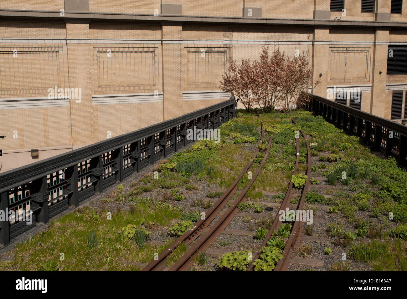 High line railroad hi-res stock photography and images - Alamy