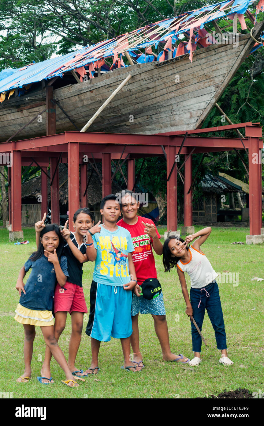 ancient balangay replica boat, Masawa hong Butuan, Barangay Bading ...