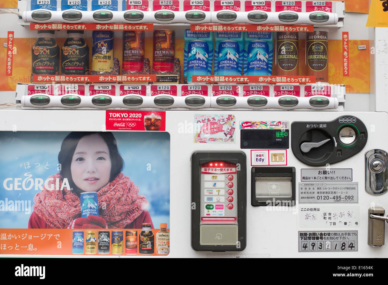 Can Drinks vending machine in Tokyo Japan that accepts coins but also ...