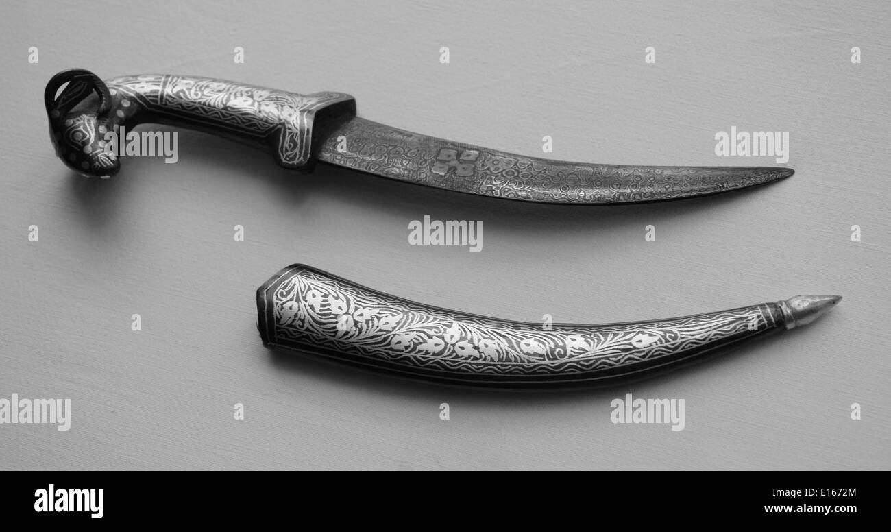 Dagger Black and White Stock Photos & Images - Alamy