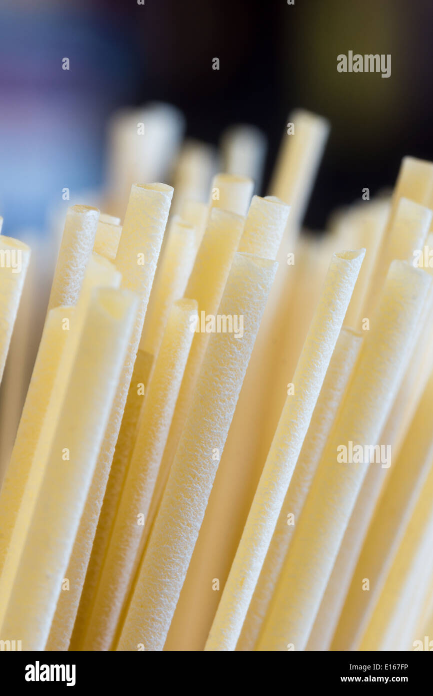 Bunch of uncooked Linguine Stock Photo - Alamy