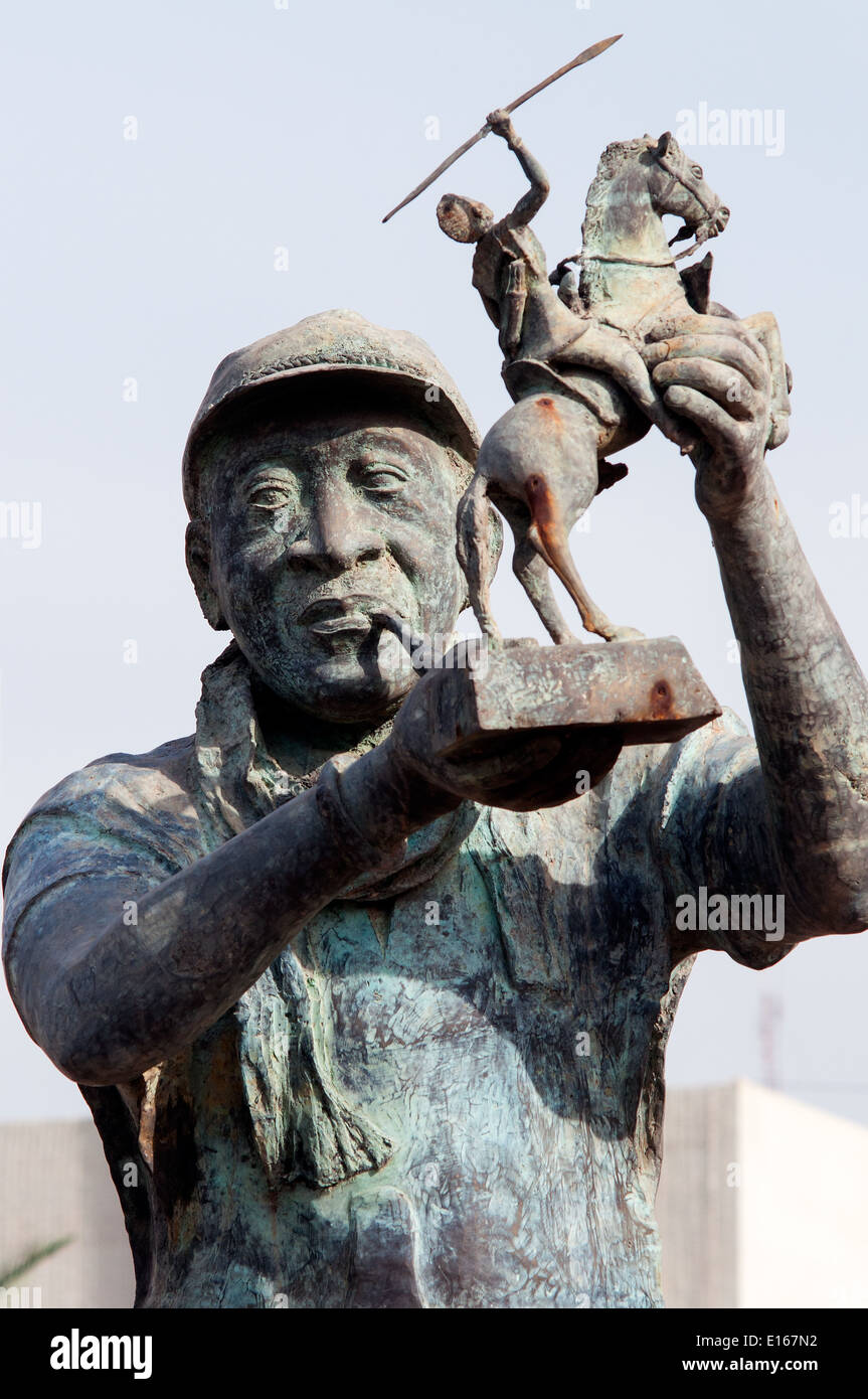 Sembene Ousmane statue, Avenue Thevenoud, Ouagadougou, Burkina Faso ...