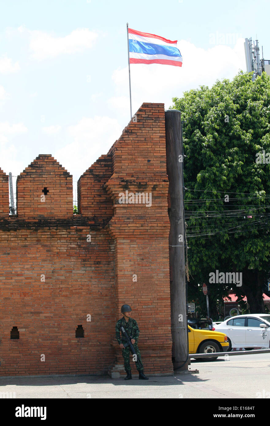 Thai soldier chiang mai hi-res stock photography and images - Alamy