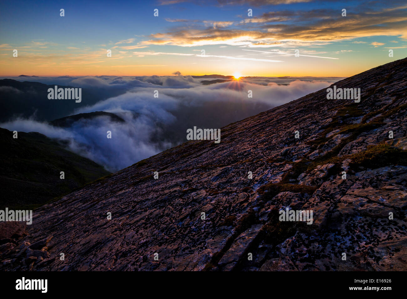 English Lake District, Sunrise at Great Slab, Bowfell Stock Photo - Alamy