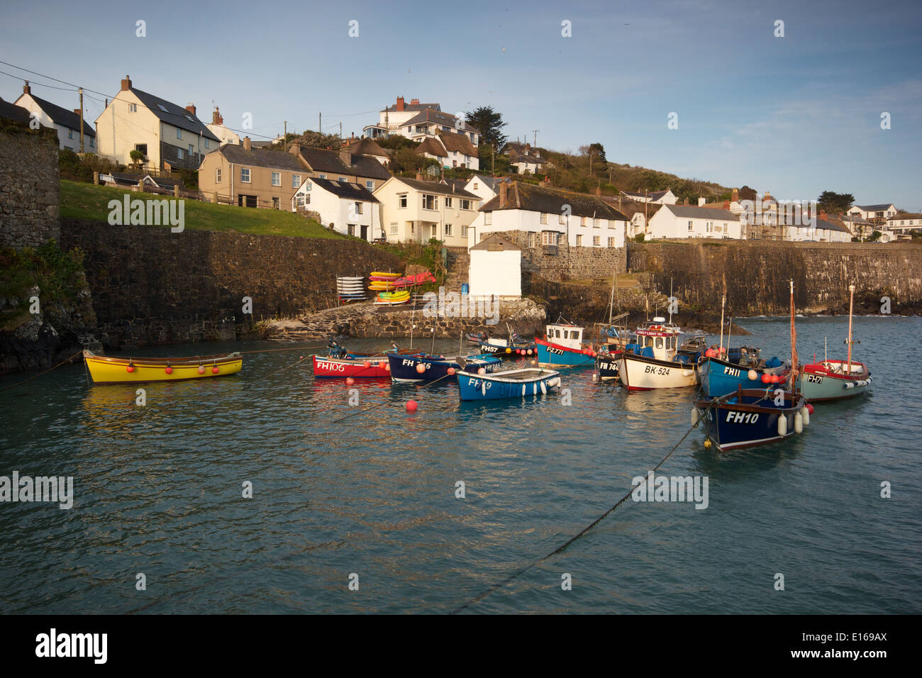 Coverack fishing harbour in Cornwall Stock Photo - Alamy