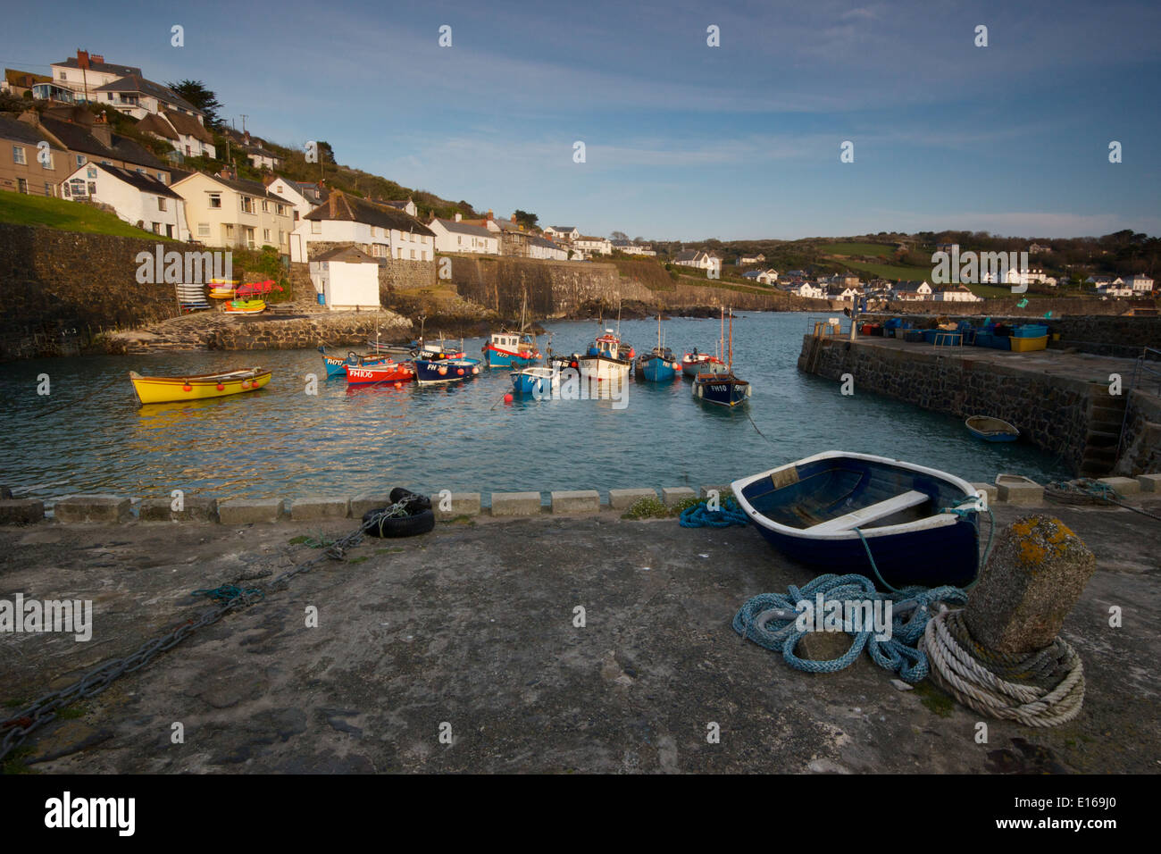 Coverack fishing harbour in Cornwall Stock Photo - Alamy