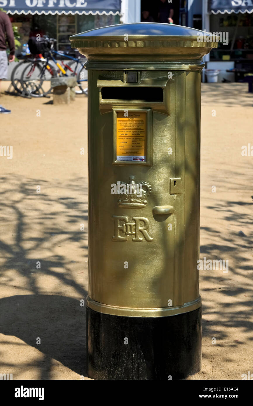 9244. Gold Letterbox, Sark, Channel Islands, UK, Europe Stock Photo - Alamy