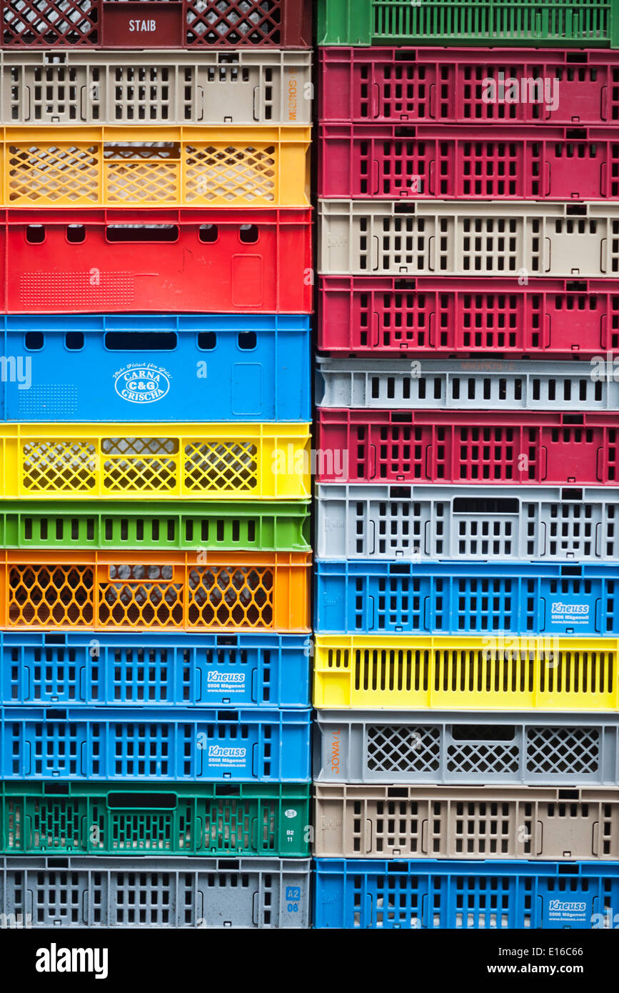 Plastic shipping boxes hi-res stock photography and images - Alamy