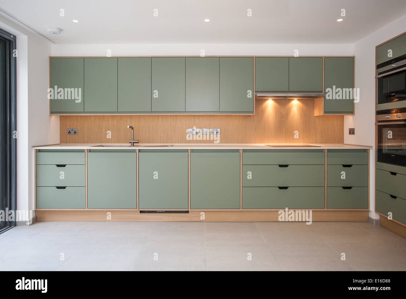 Modern house interior london hi-res stock photography and images - Alamy