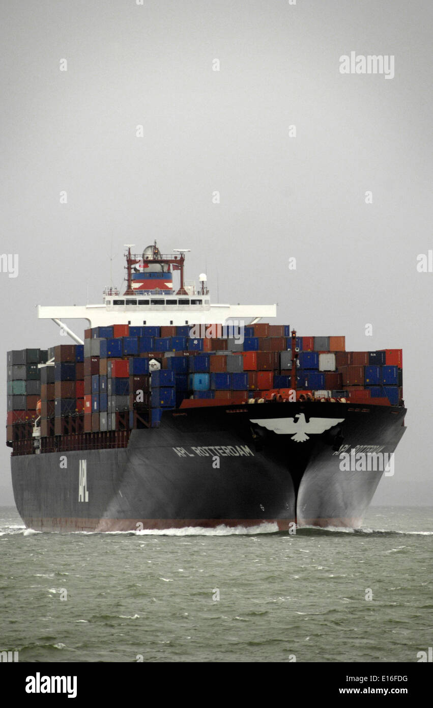14th Sept, 2010 - SOLENT,ENGLAND. - CONTAINER SHIP APL ROTTERDAM ...