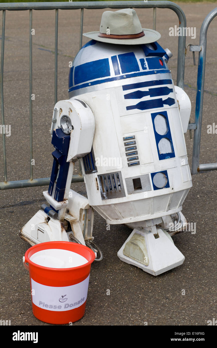 R2d2 robot hi-res stock photography and images - Alamy