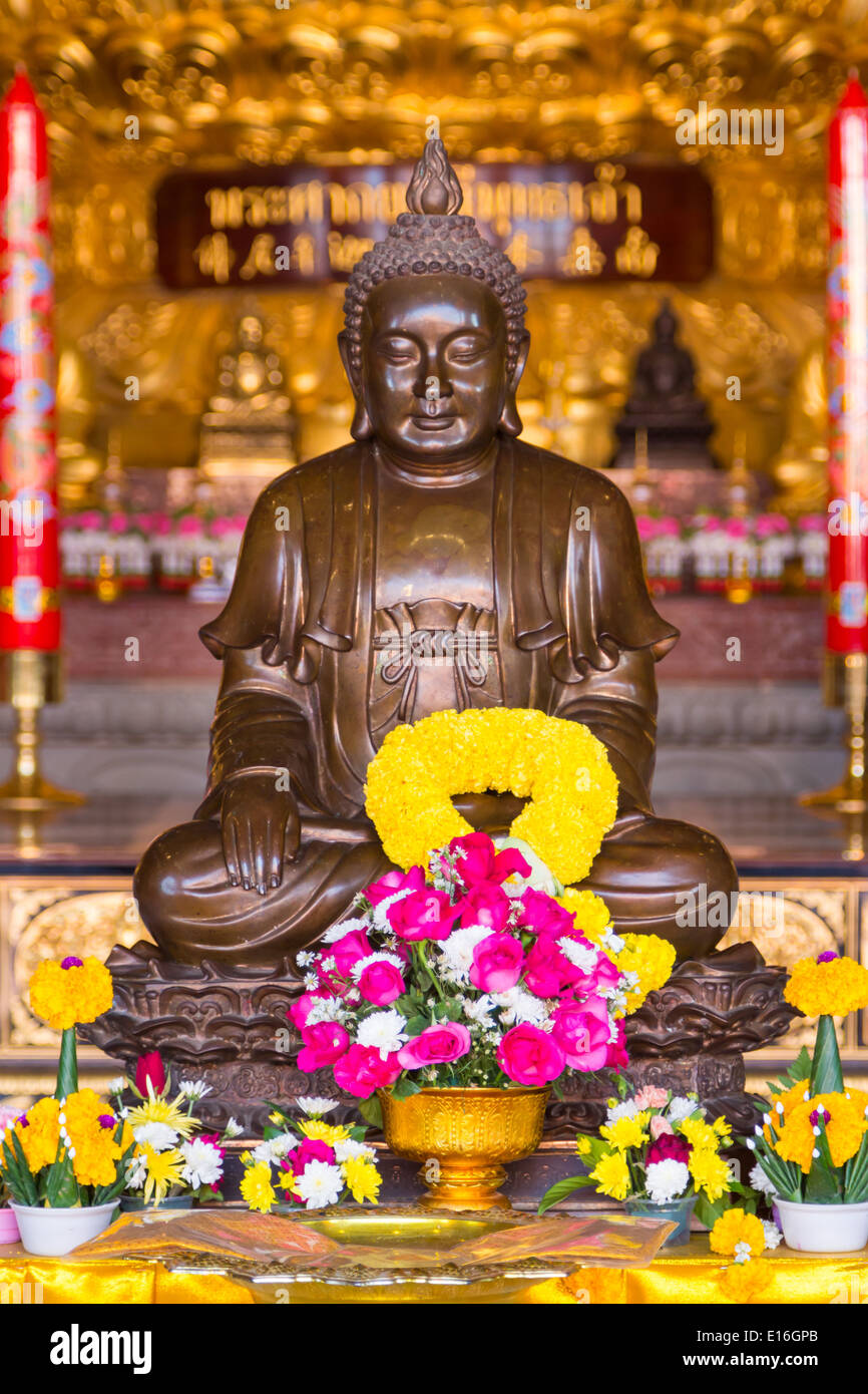 Buddhist statues hi-res stock photography and images - Alamy