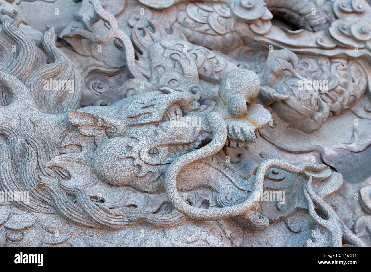 Stone dragon horizontal hi-res stock photography and images - Alamy