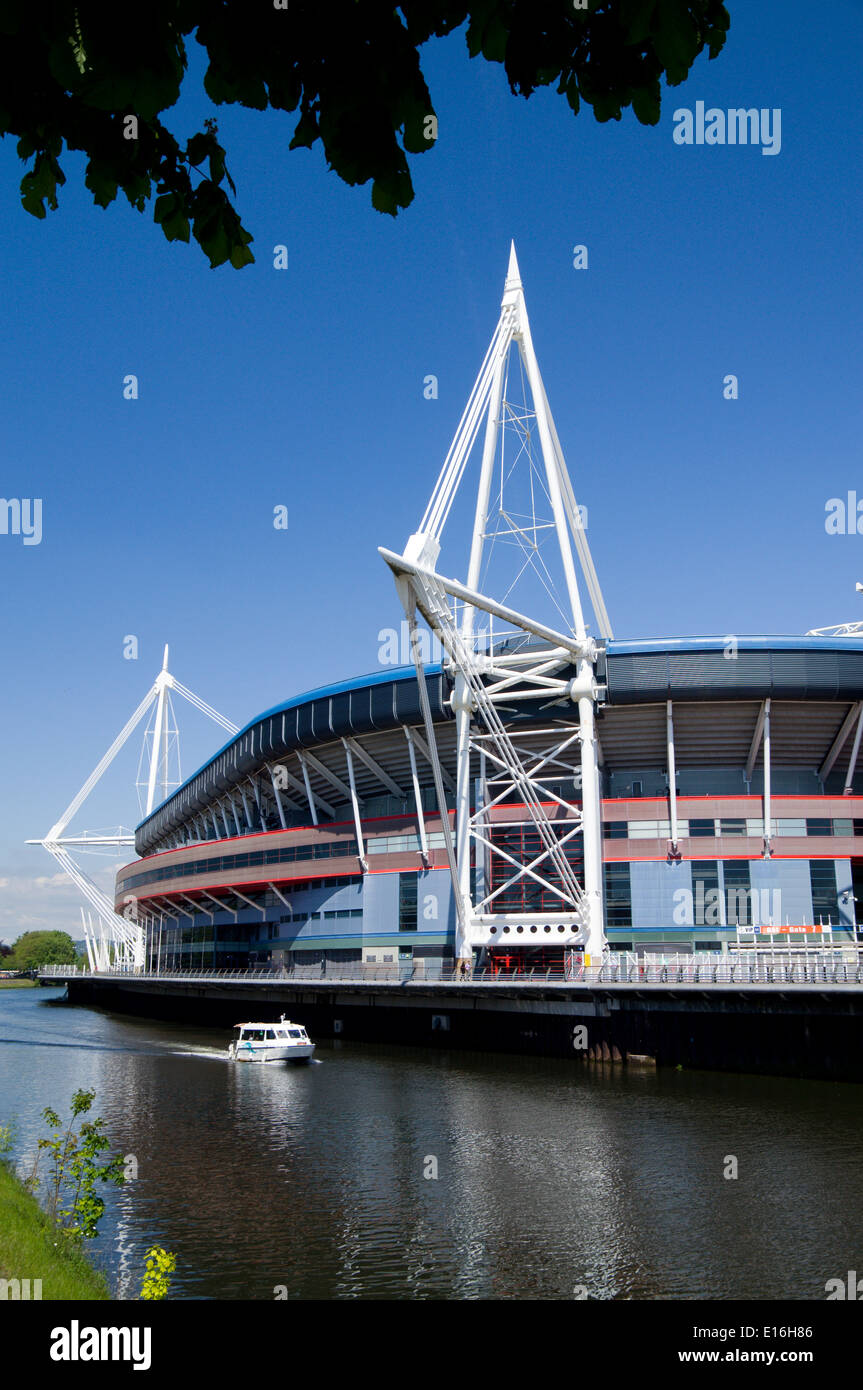 Cardiff rugby bus hi-res stock photography and images - Alamy