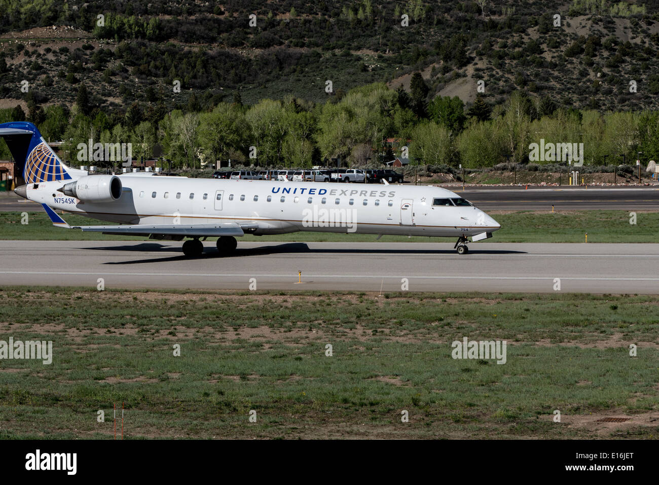 Crj 700 hi-res stock photography and images - Alamy