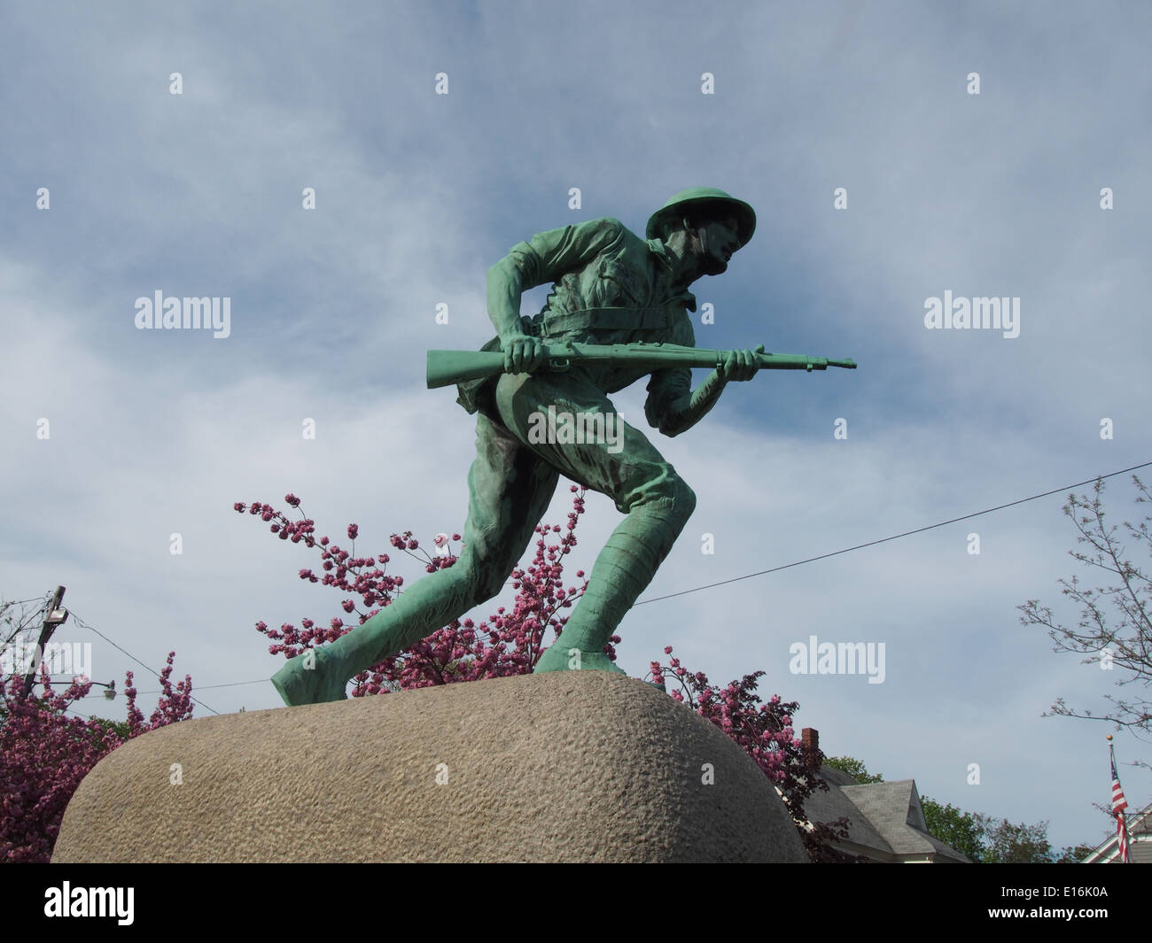 Bronze sculpture of WWI American Soldier at Veterans Memorial Park ...
