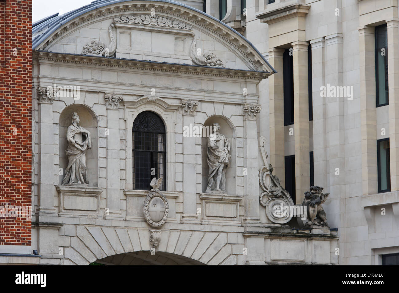 The Temple Bar by Sir Christopher Wren, London, England, United Kingdom ...