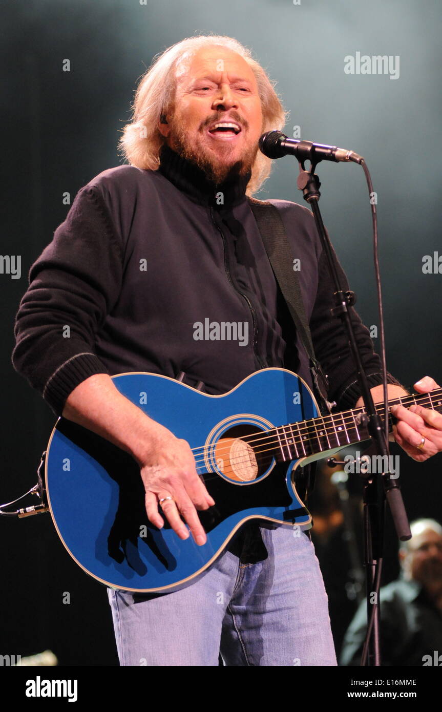 New York, New York, USA. 23rd May, 2014. Singer BARRY GIBB performing ...