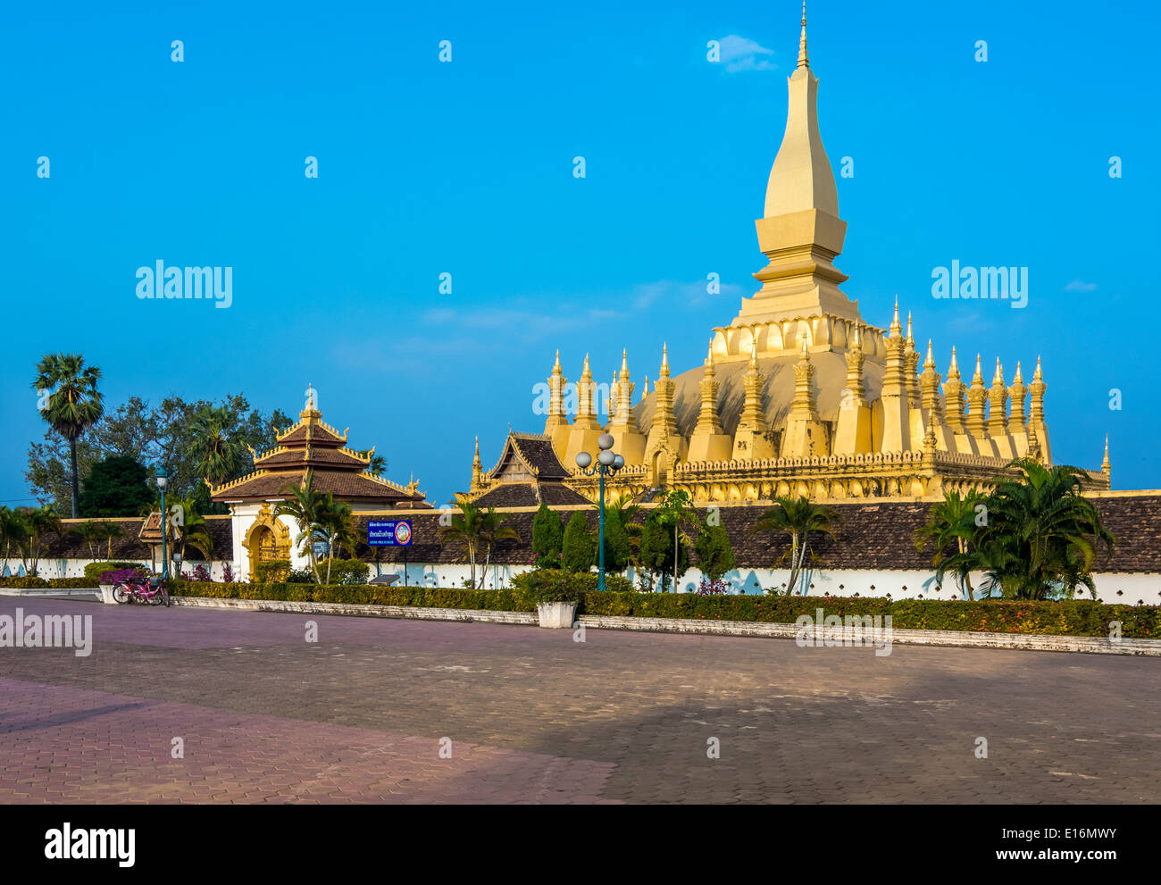 Pha luang golden stupa in hi-res stock photography and images - Alamy