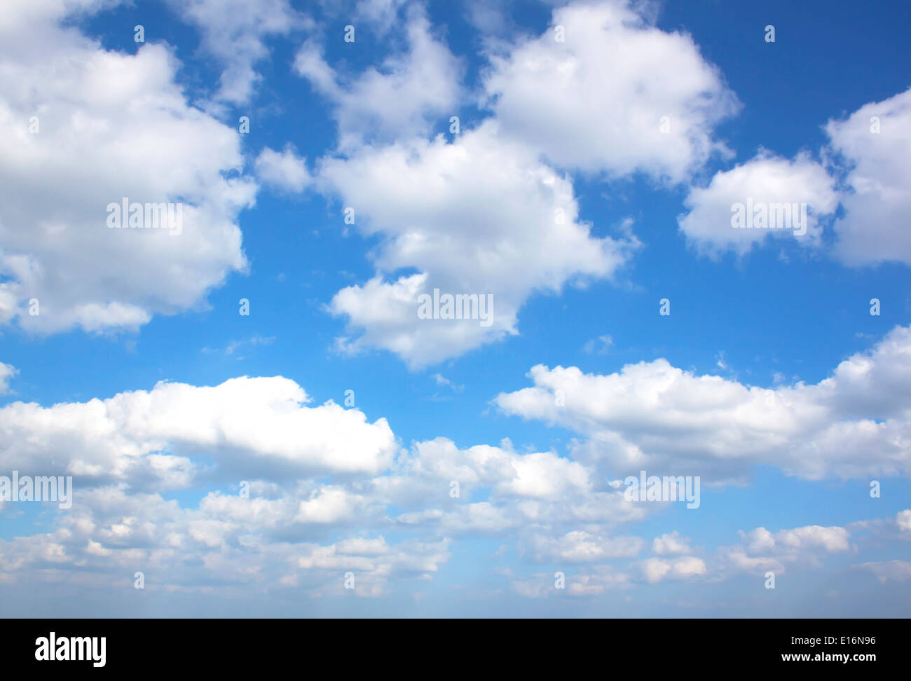 Blue sky weather hi-res stock photography and images - Alamy