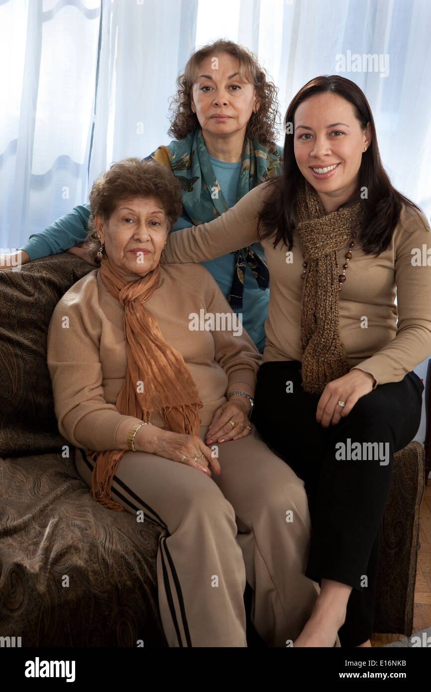 Three generation family hi-res stock photography and images - Alamy