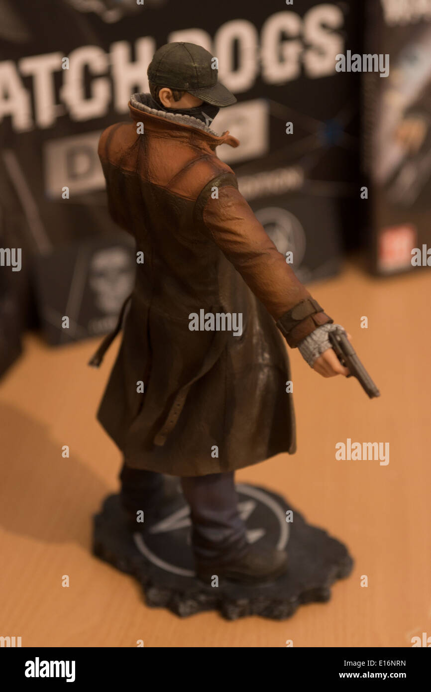 Watch Dogs video game figurine boxes cases Stock Photo - Alamy
