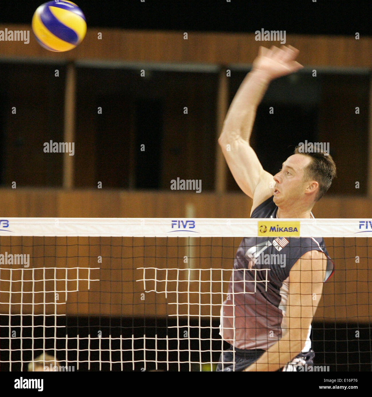 David Lee Shirtless Volleyball