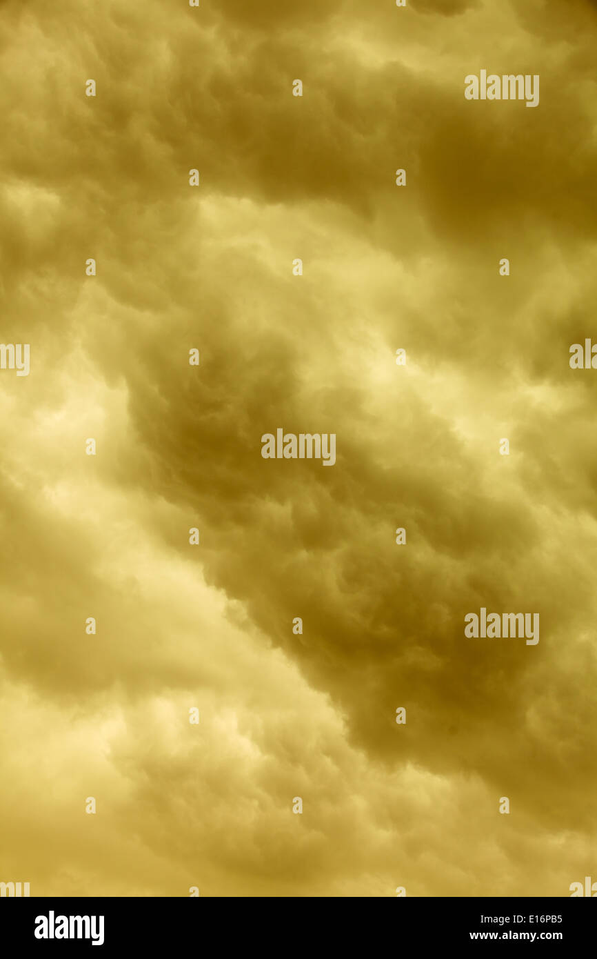 Dramatic cloudscape. Dark stormy clouds covering the sky as nature ...